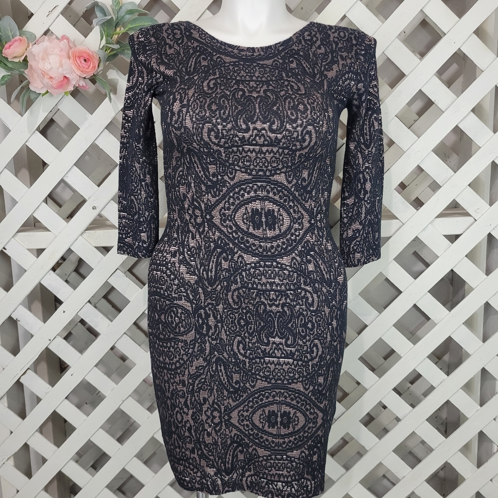 Willow & Clay Lace Look Body Con Dress Size Large - Gem
